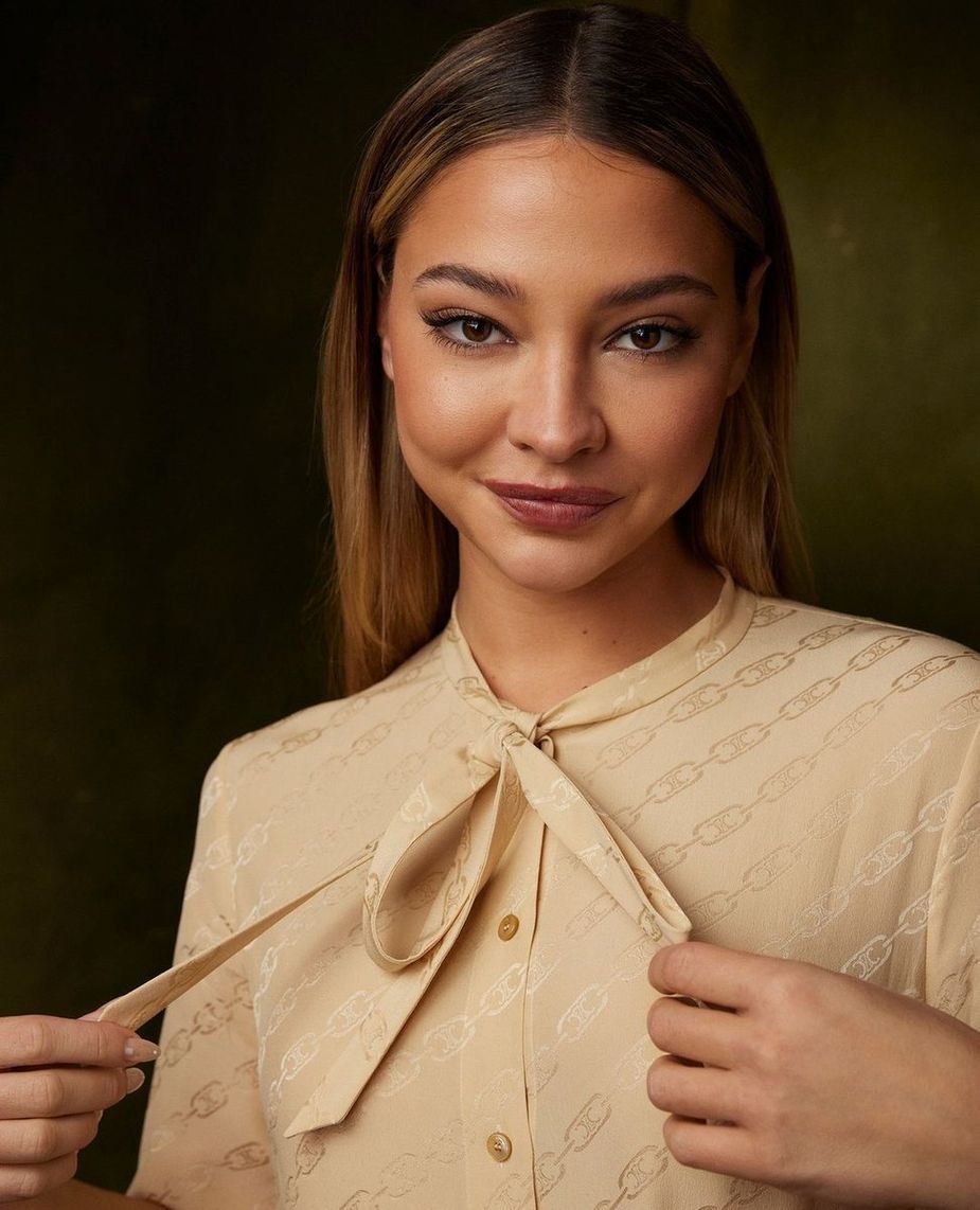 BLACKPINK's Jennie And "Outer Banks" Actress Madelyn Cline Wore The ...