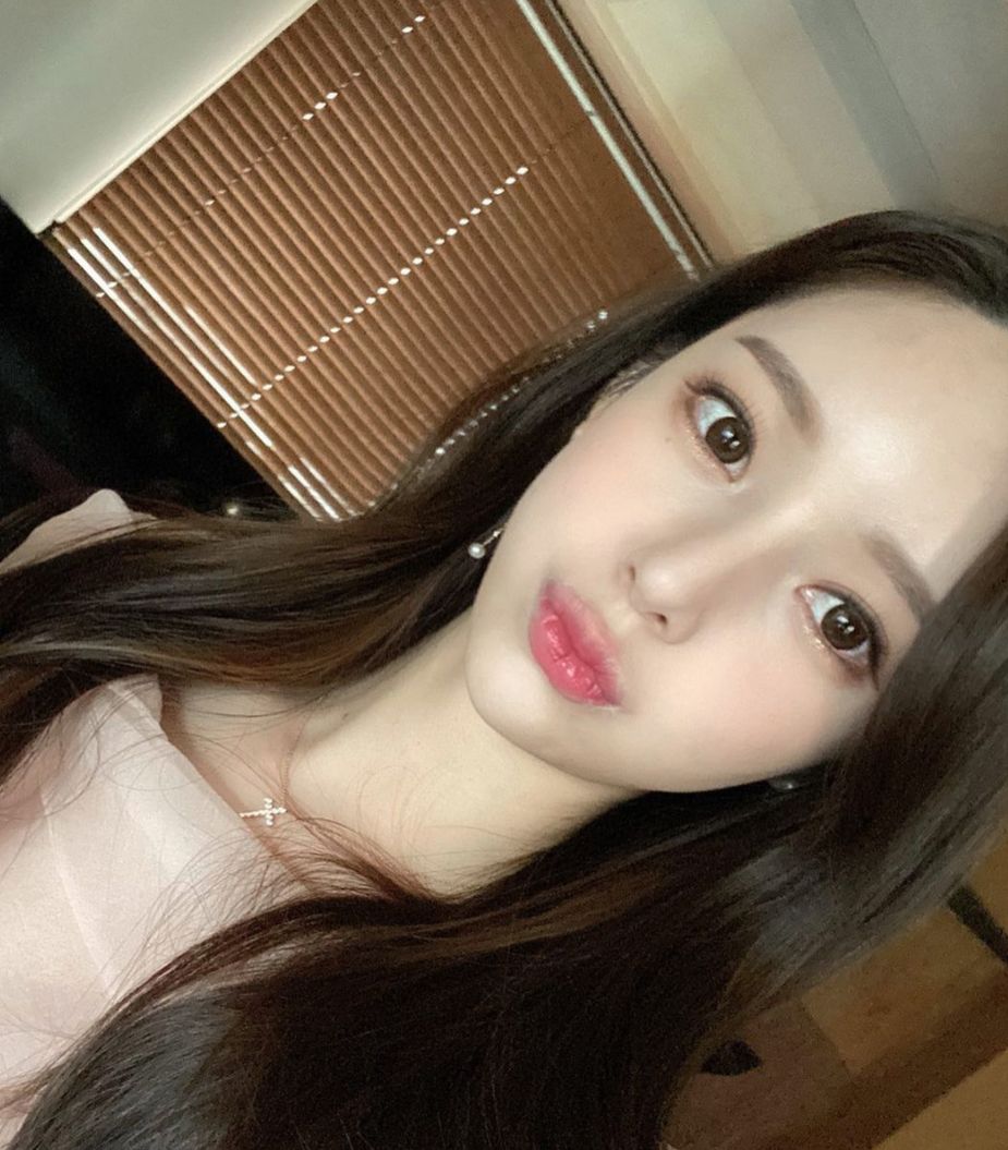 "True Beauty" Artist Yaongyi Proves She Is The Real Life Jugyeong In ...