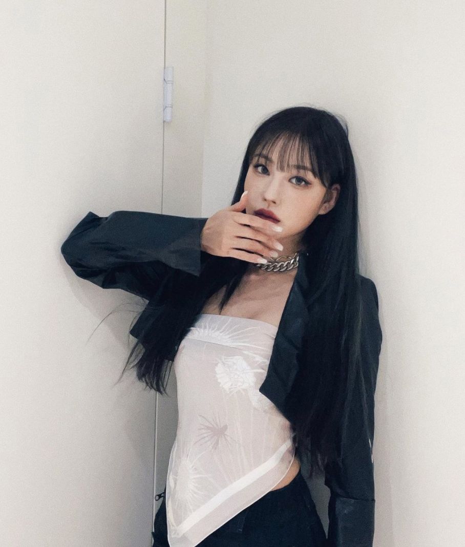 Beauty YouTuber Risabae Stuns With Her Transformation Into "Street Woman Fighter" Dancer No:ze ...