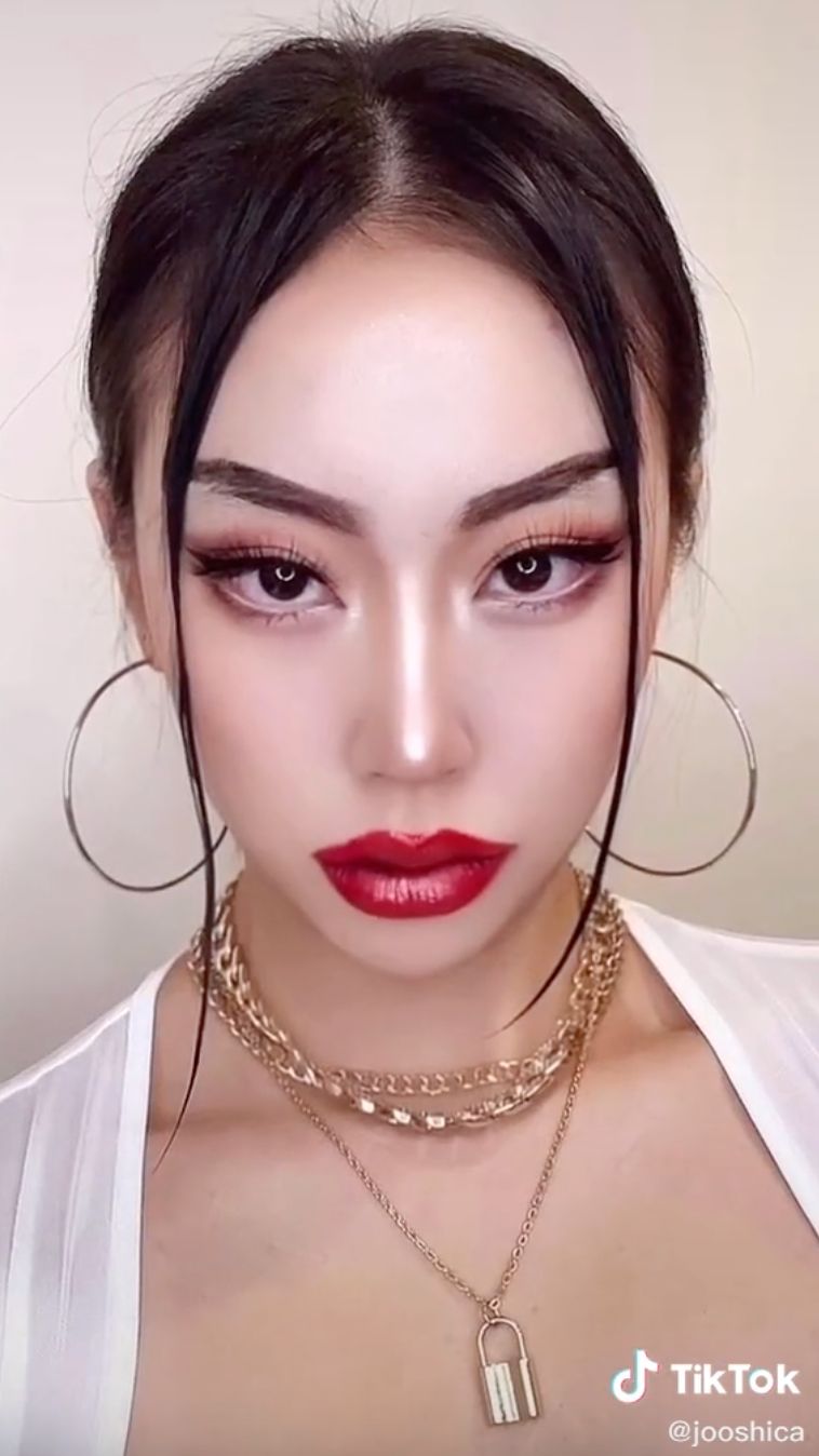 TikToker Makes Jessi Go "Omg" With Viral Makeup Transformations - Koreaboo