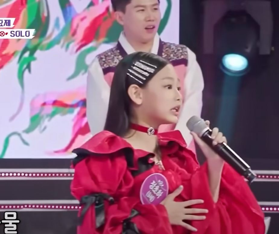 Meet The Young Singer Koreans Are Calling “Little Jennie” - Koreaboo