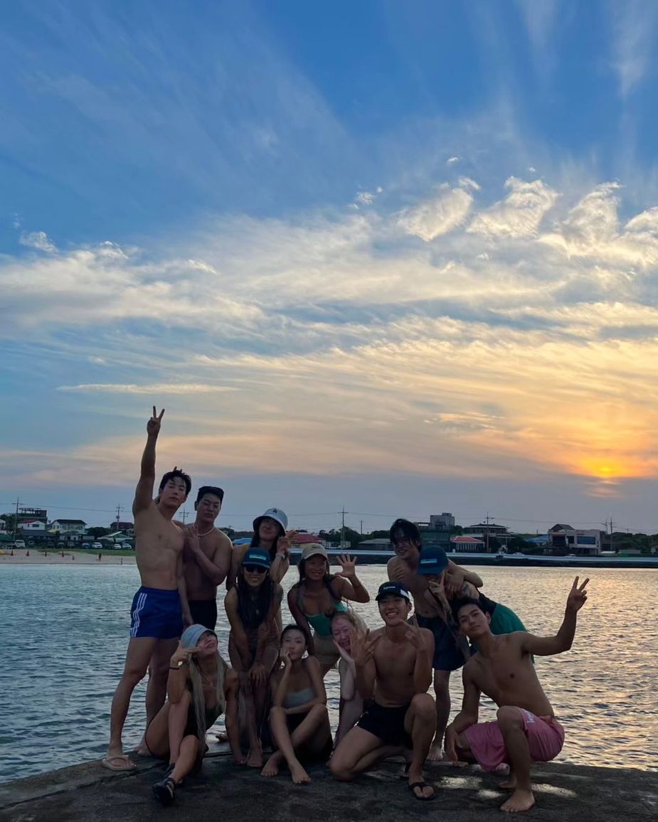 "Winning The IDGAF Award!" Netizens Are Loving MAMAMOO Hwasa's ...