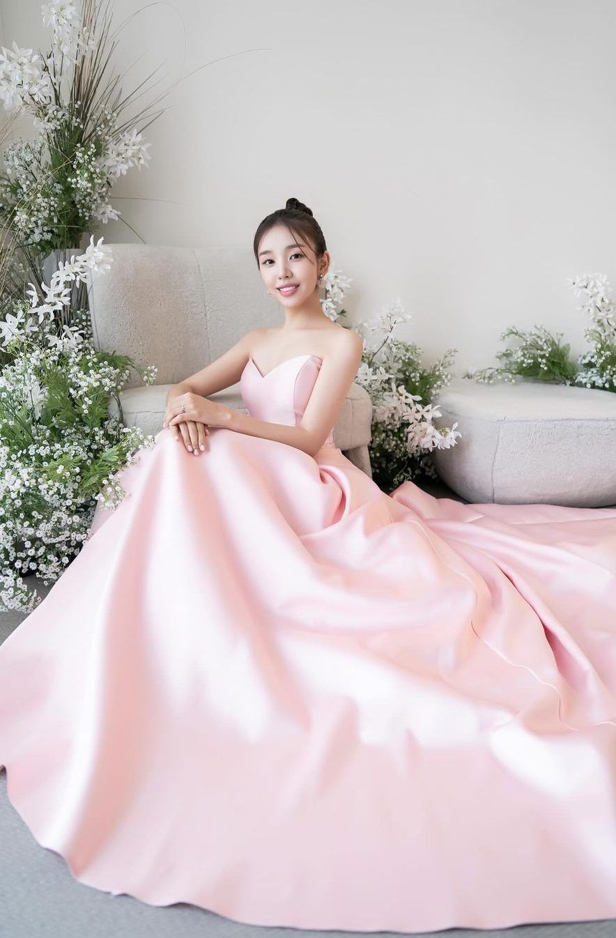 Former JYP Artist Gets Married And J.Y. Park Gives Her A Hefty Gift ...