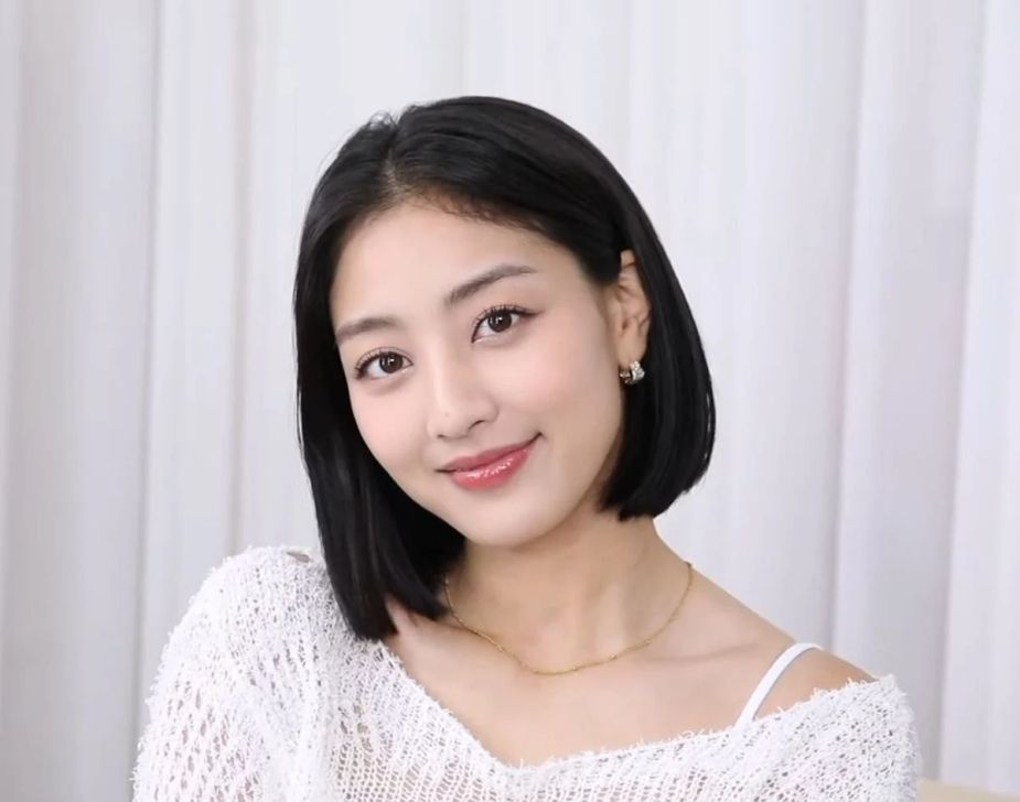 TWICE's Jihyo Tries Natural Makeup And Looks Completely Different ...