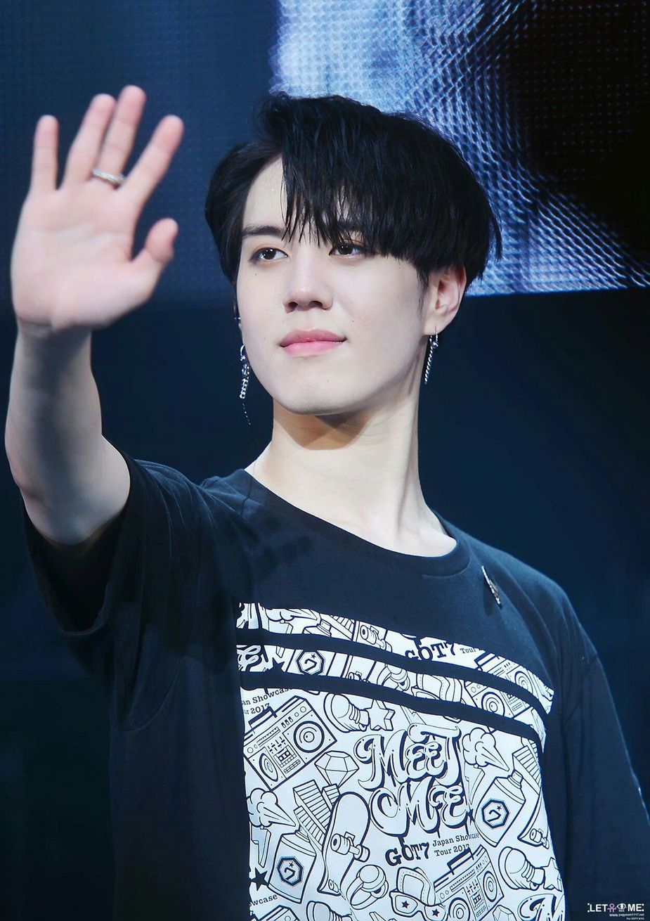 GOT7's Yugyeom Reported To Leave JYP Entertainment And Sign With AOMG - Koreaboo