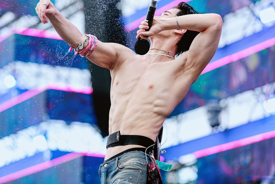 Here's Every ASTRO Member Blessing Everyone With Their Abs - Koreaboo