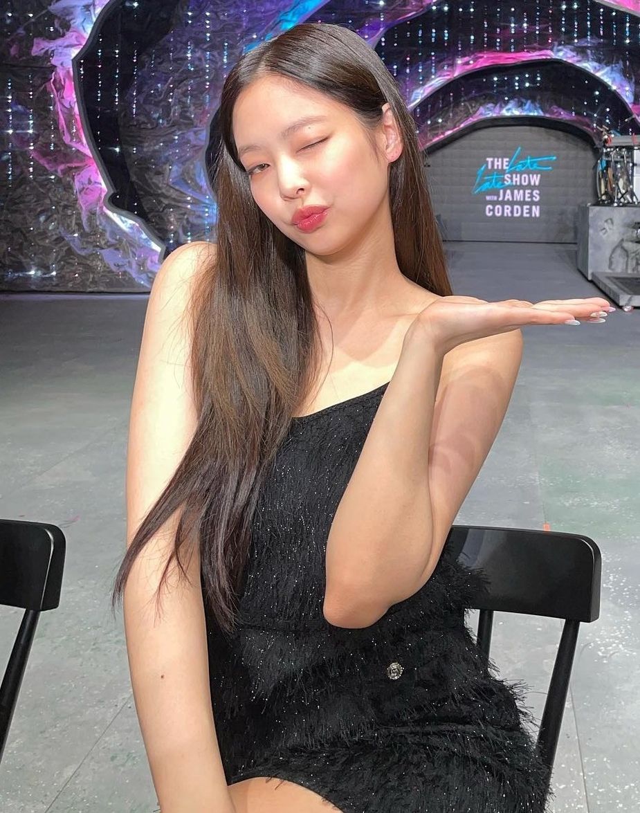 BLACKPINK's Jennie Reveals Her Three Most Precious Items - Koreaboo