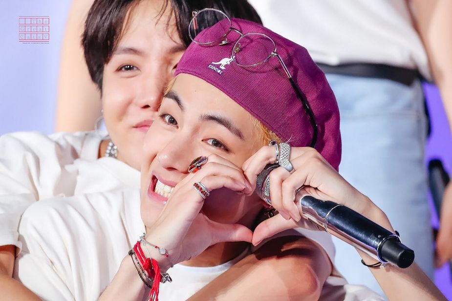 BTS's Excited Reaction To Seeing A Lava Lamp Will Make Your Day 200% ...