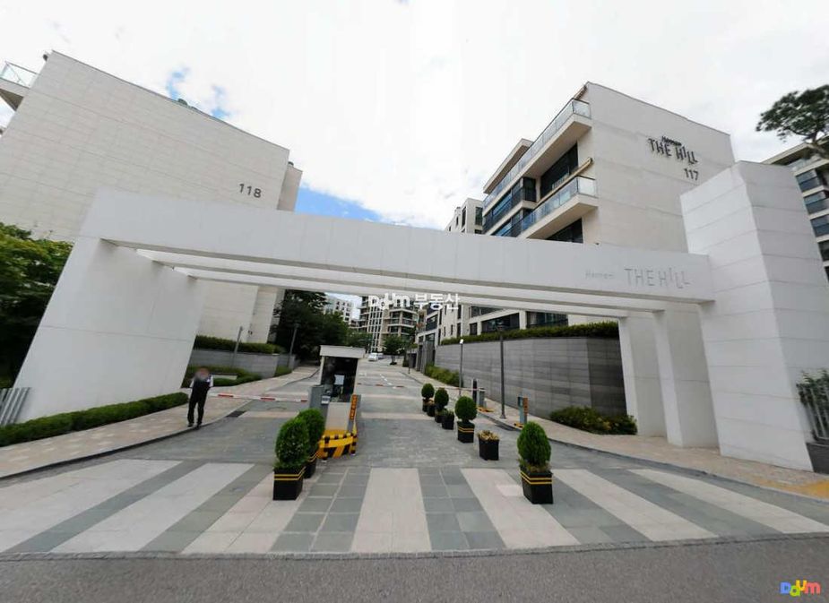 BTS Lives In Luxurious Dorms In One Of Seoul's Most Expensive ...