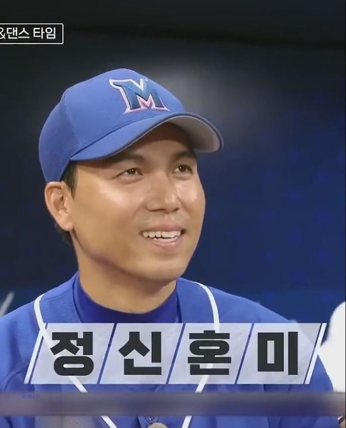 Who Is She: The Woman Who Went Viral For Her Impromptu Sexy Dancing At ...