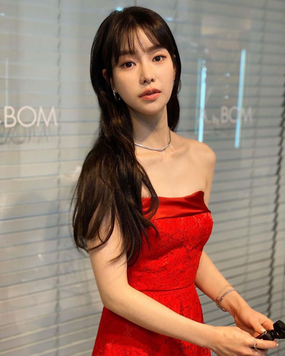 "The Glory" Actresses Lim Ji Yeon And Song Hye Kyo Both Wore Sexy Blood ...