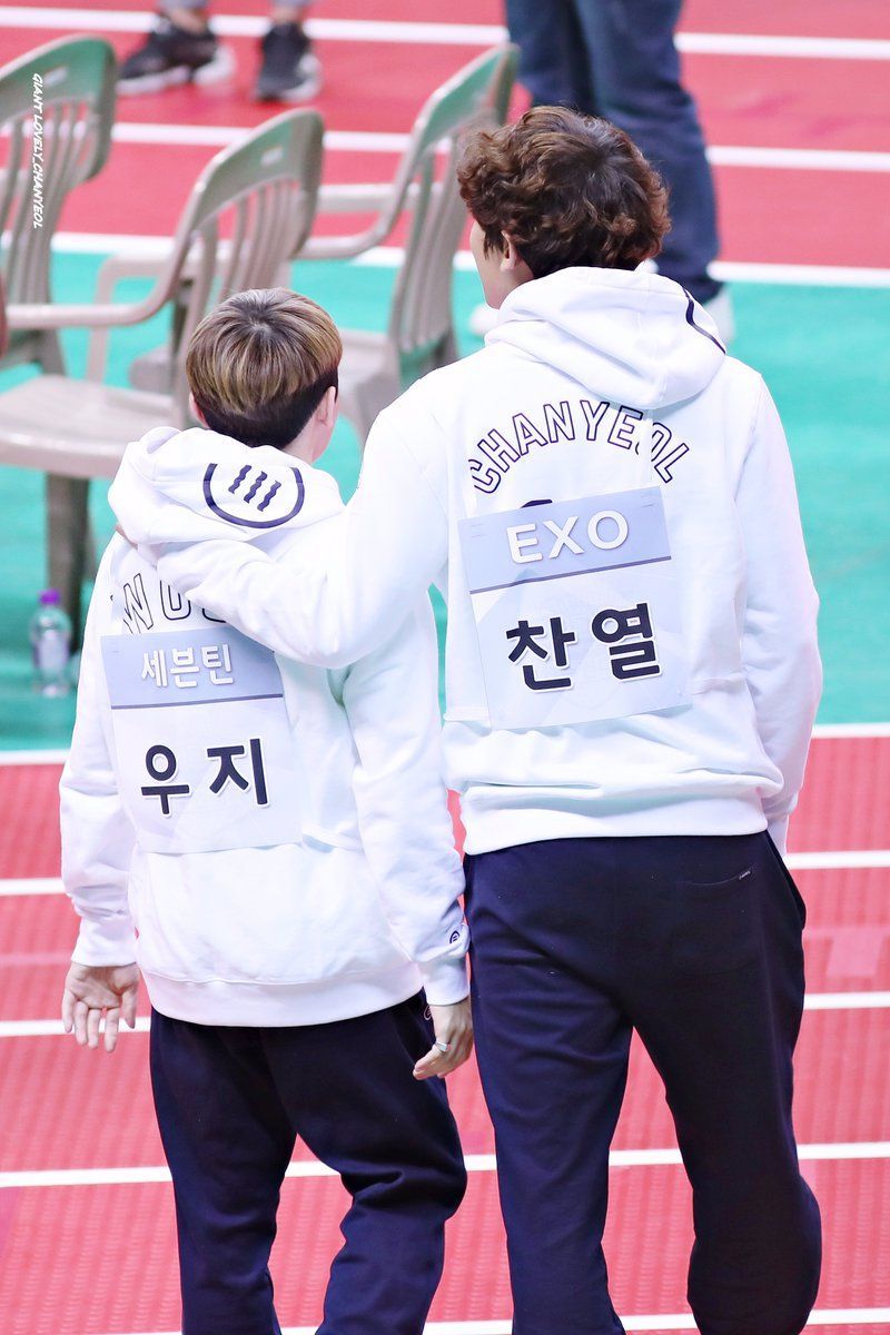 16 Times EXO's Chanyeol Was Just Too Tall For This World - Koreaboo