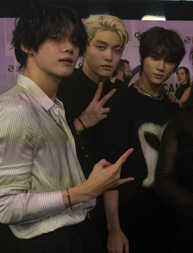 10 Unedited Moments Of TXT's Soobin At The "2022 AMAs" Showing What He Actually Looks Like IRL ...