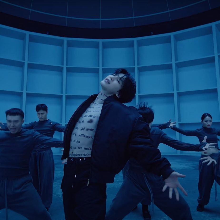 BTS's Jimin Finally Reveals His Full "Moon Phases" Back Tattoo - Koreaboo