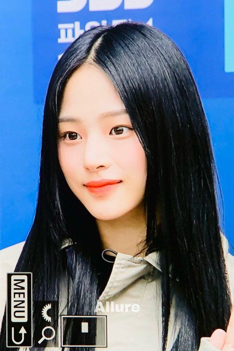 Netizens Are Loving How NewJeans' Minji Looks With Her Recent Eyebrow ...