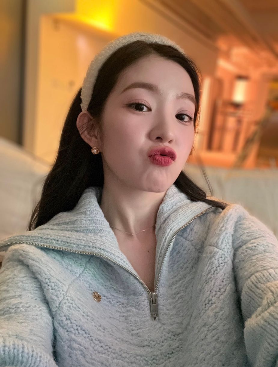 From "M.A.C" to "DIOR": The Secrets Behind Red Velvet Irene's Iconic ...