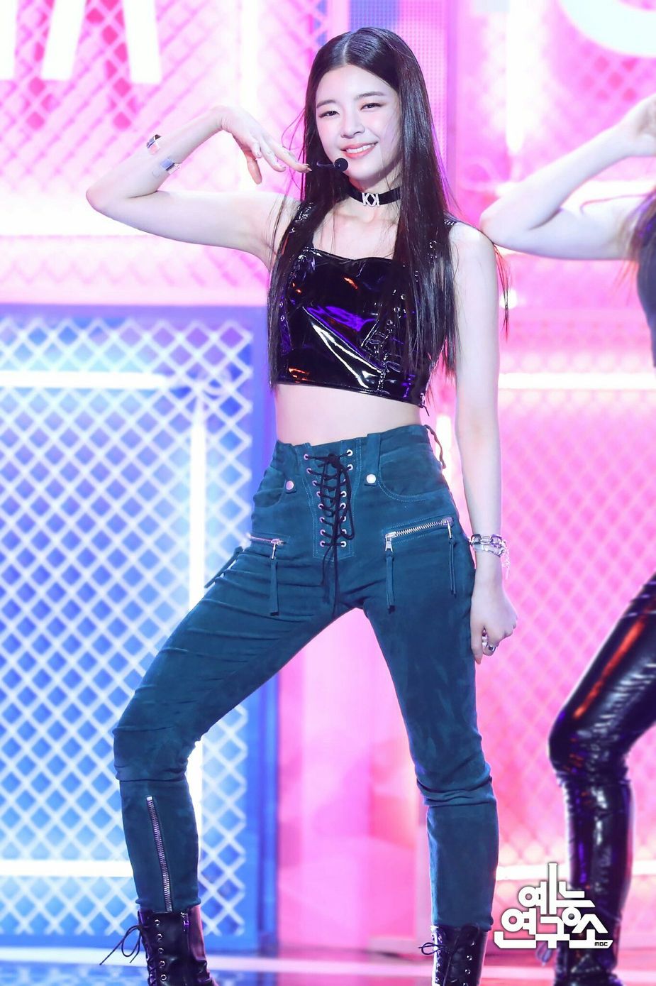 Here's How Each Member Of ITZY Was Discovered And Signed To JYP ...