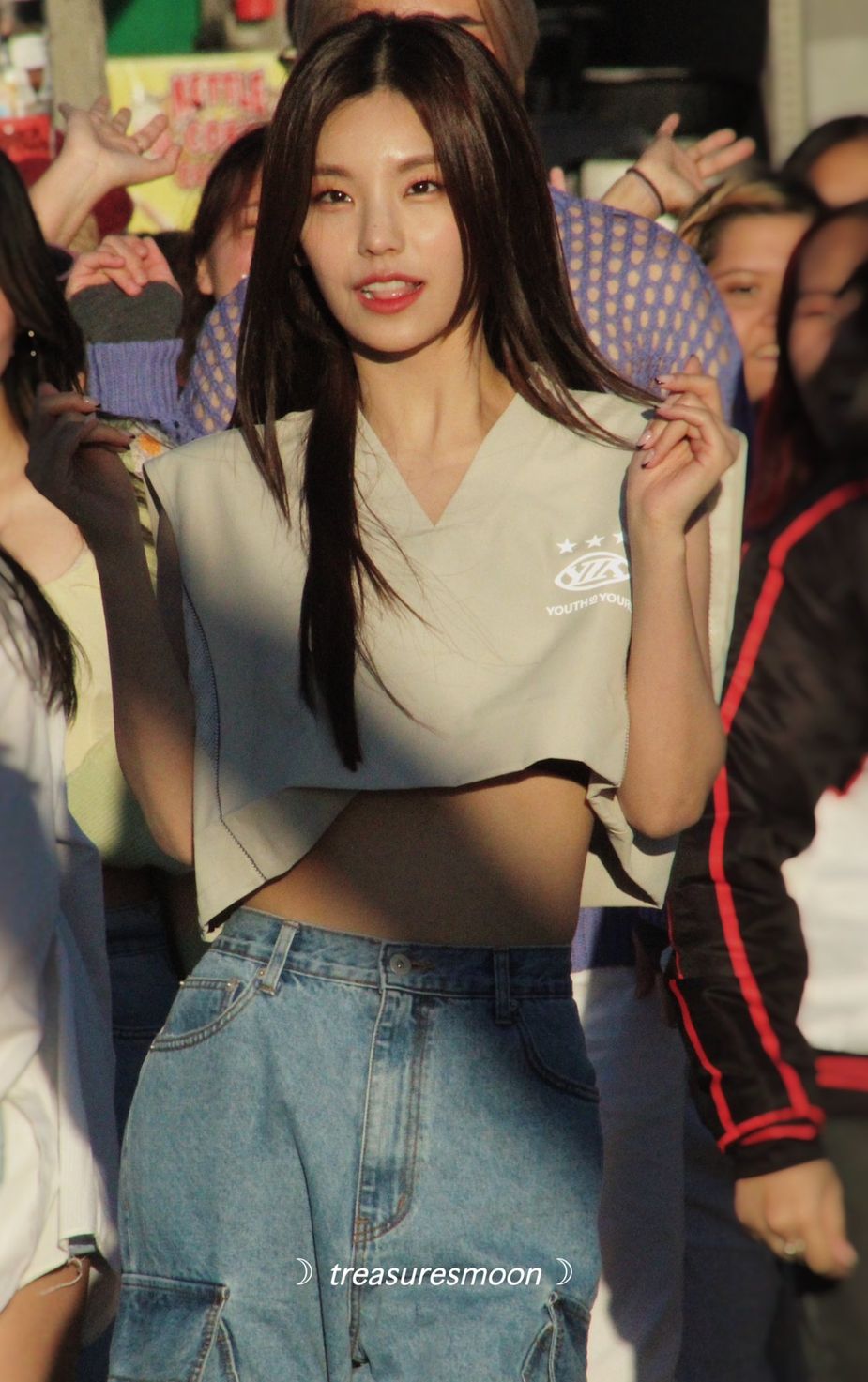 Fans Are Stunned By ITZY’s Visuals In Real Life After Seeing Them At Venice Beach - Koreaboo