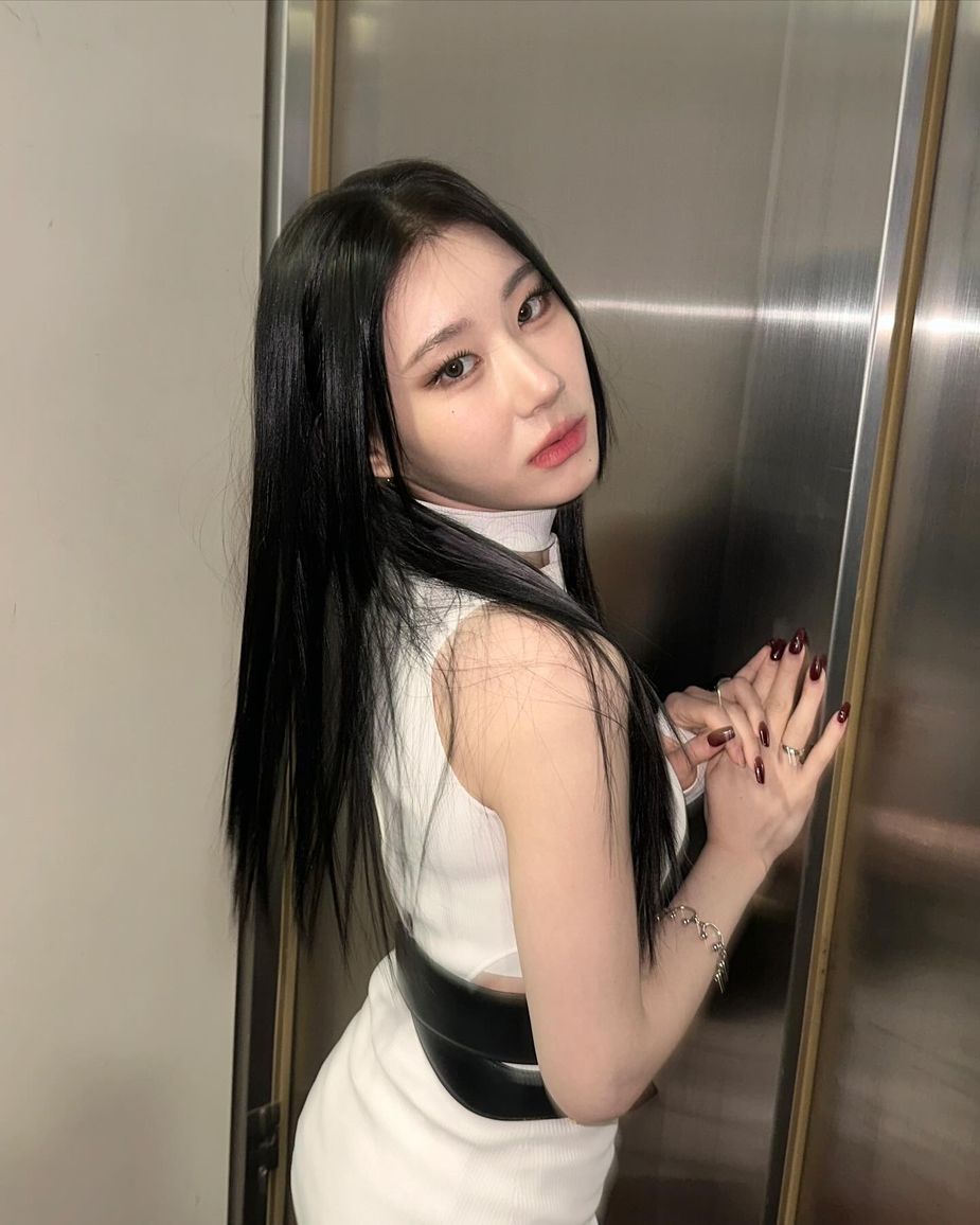 22-Year-Old 4th Generation K-Pop Star Is Already Going Grey - Koreaboo