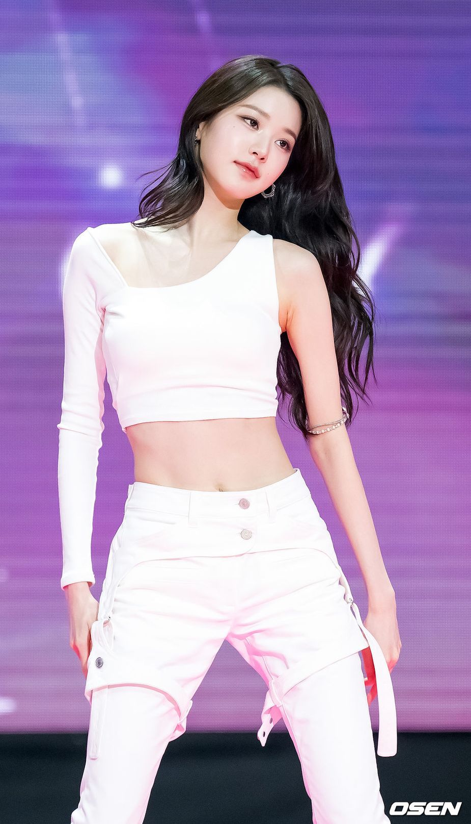 IVE's Jang Wonyoung Goes Viral For Her Proportions And Visuals In Unedited Journalist Photos ...