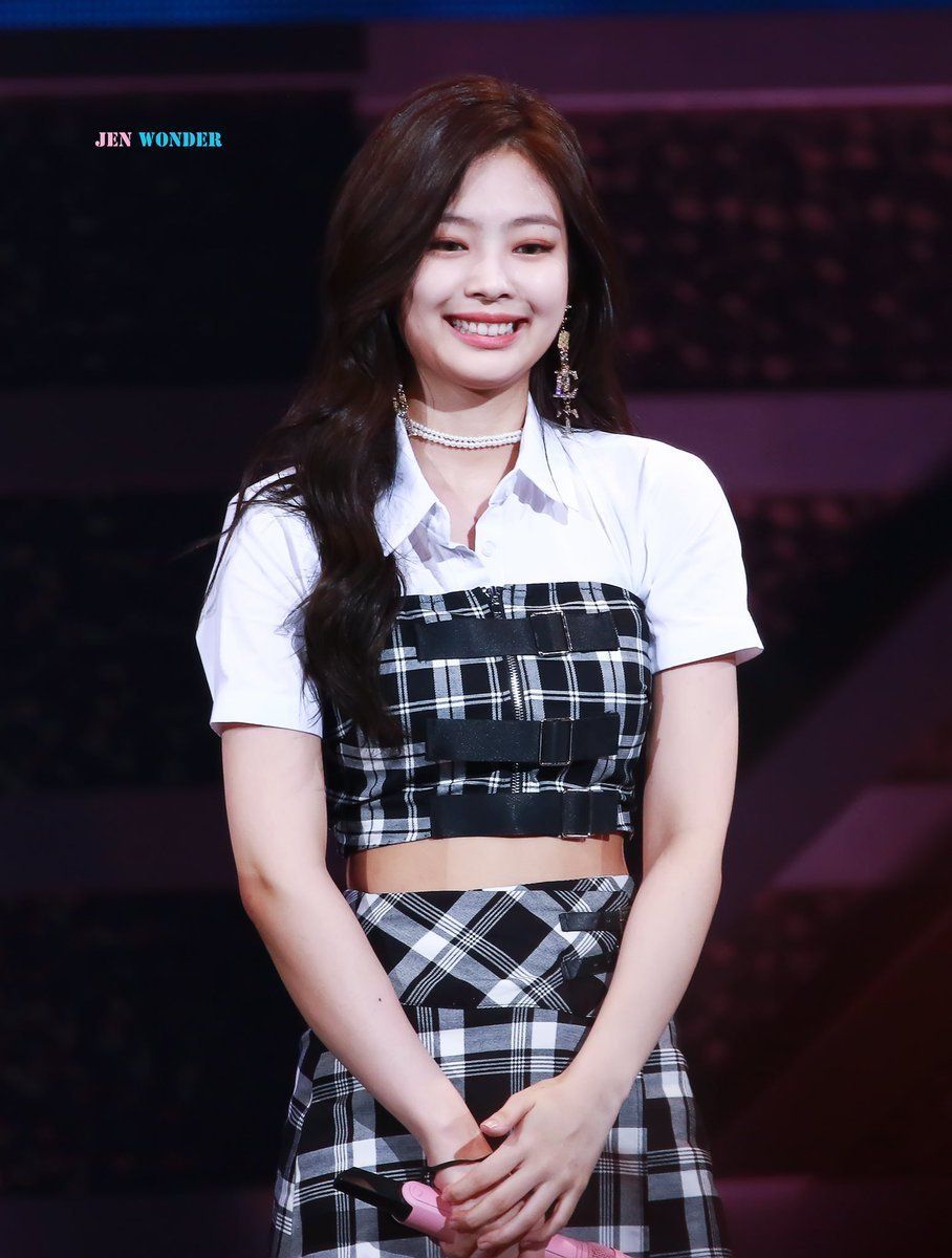 10+ Times BLACKPINK's Jennie Rocked A Plaid Outfit And Looked Hot AF ...