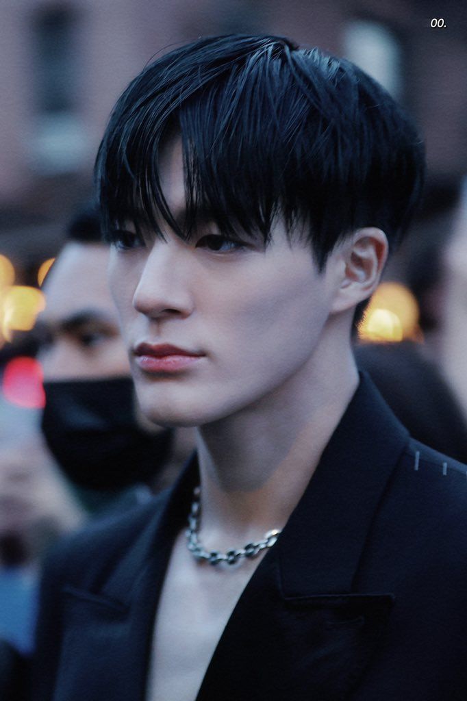 NCT’s Jeno Makes His Runway Debut At New York Fashion Week, Driving Netizens Wild With His ...