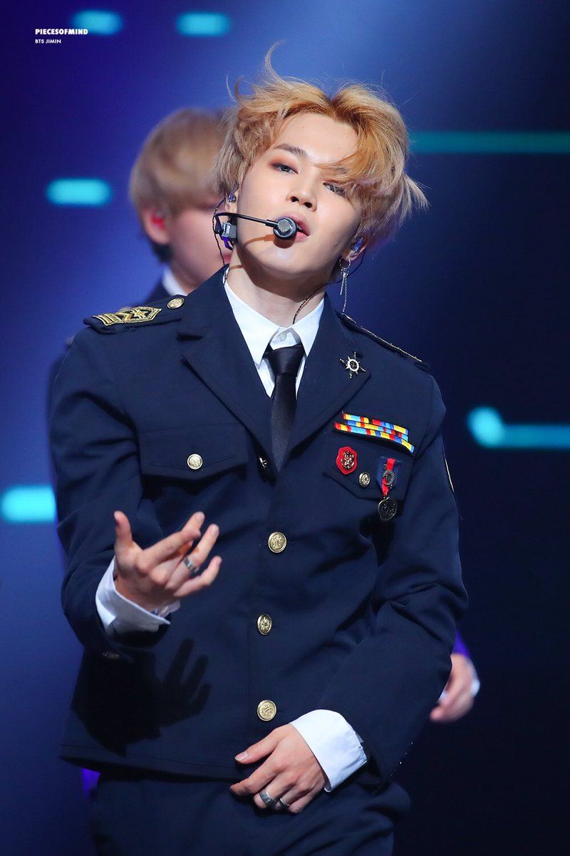 BTS Jimin's Eyeshadow Has Matched His Hair 9+ Times & It's So ...