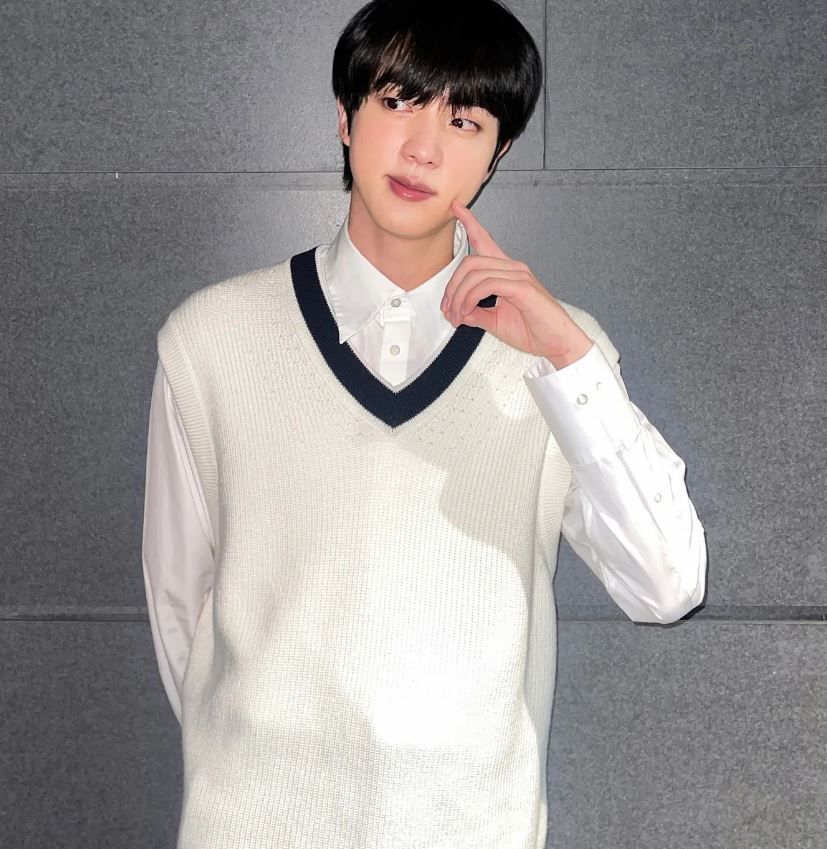 BTS's Jin Has The Wittiest Response To An ARMY Sending Him Lyrics For His Single "The Astronaut ...