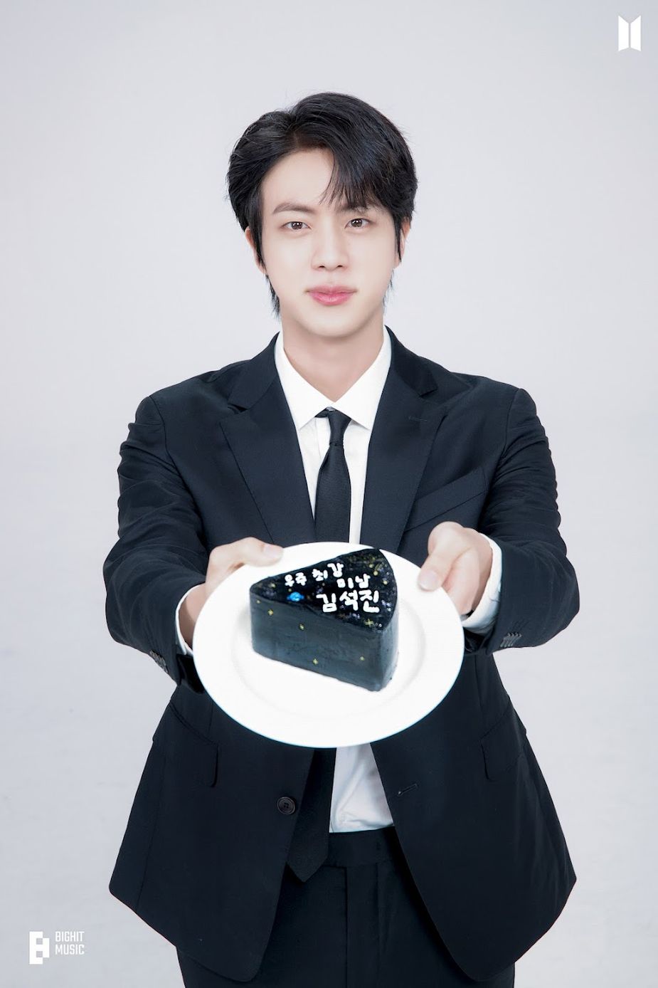 A BTS Mystery Solved: Why Jin Destroys Cakes - Koreaboo A BTS Mystery Solved: Why Jin Destroys Cakes - Koreaboo
