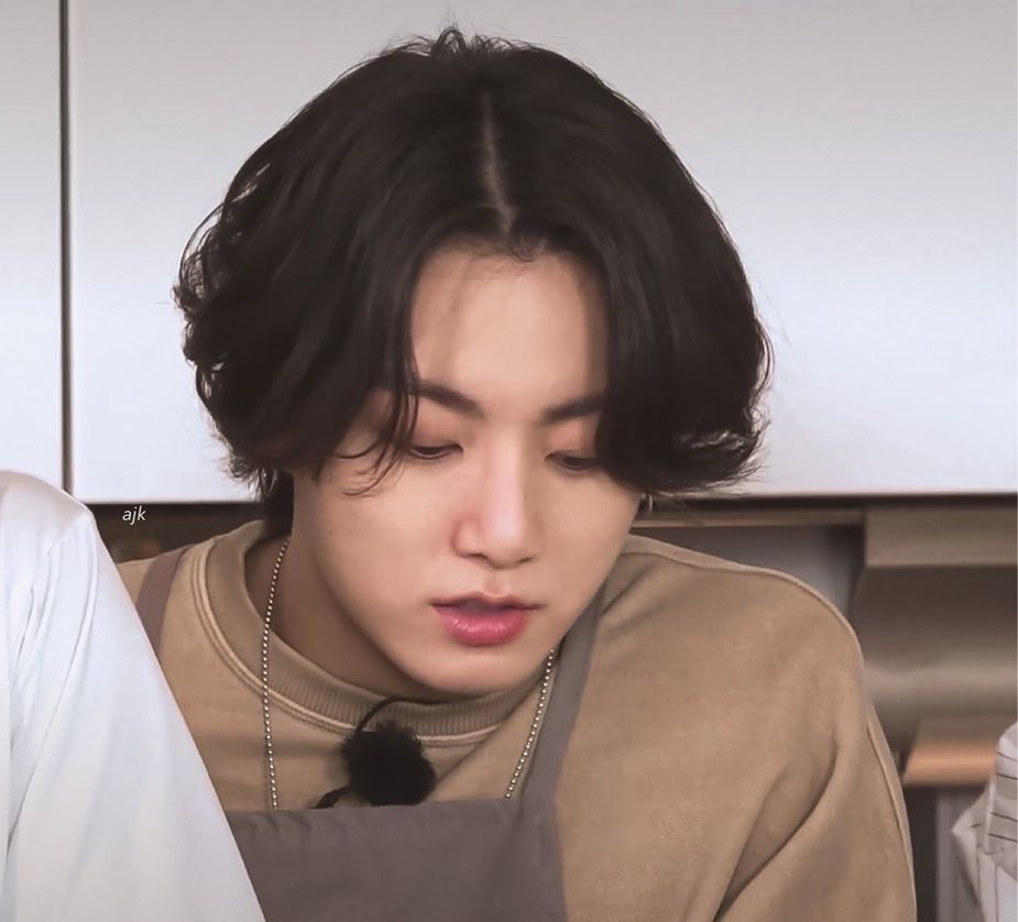 BTS’s Jungkook Proves To Be The ‘Golden Maknae’ Once Again And This ...