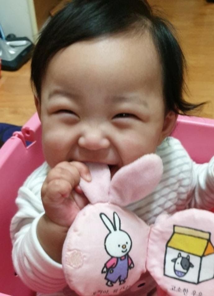 Actress Lee Young Ae Captured Shedding Tears At The Gravesite Of Baby ...