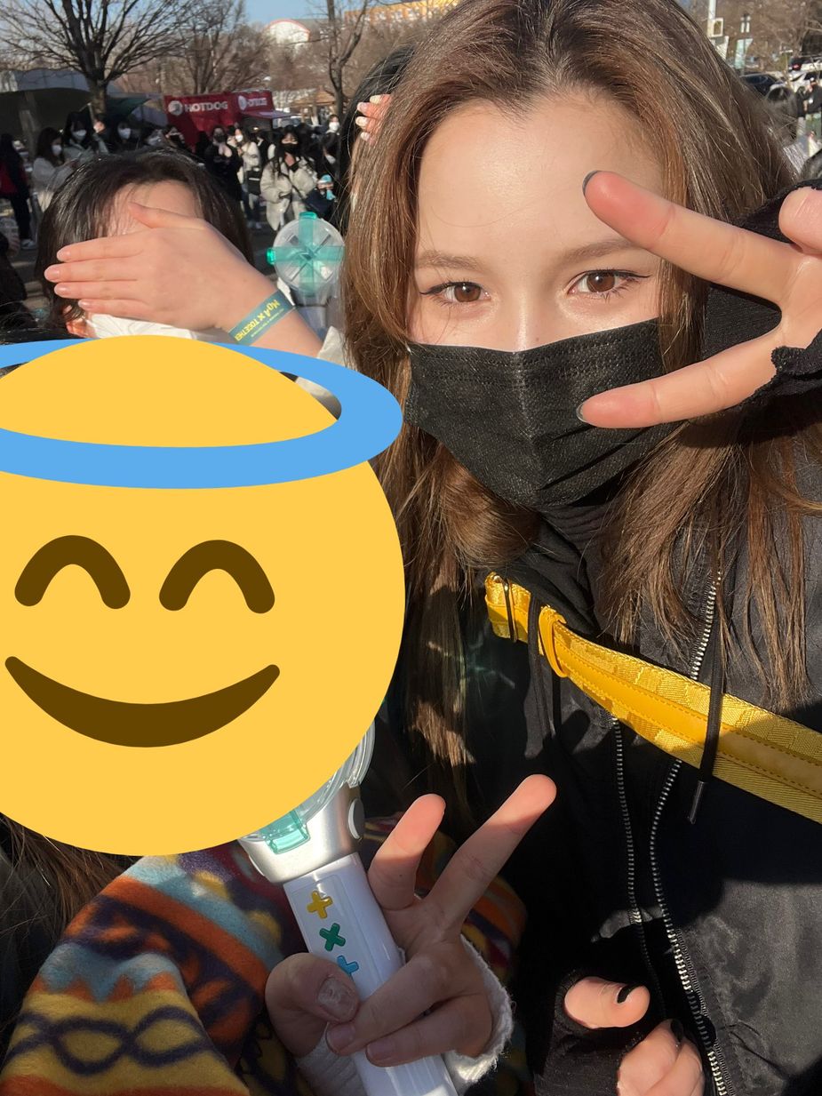 Kep1er's Huening Bahiyyih And Lea Show Support For Brother TXT's Hueningkai At Fan Live - Koreaboo