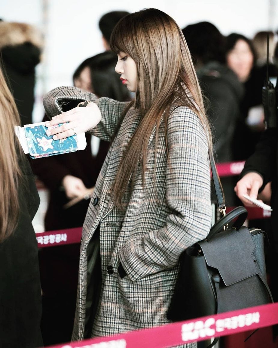 10+ Fan Photos Of Idols In Airports Like You've Never Seen Before ...