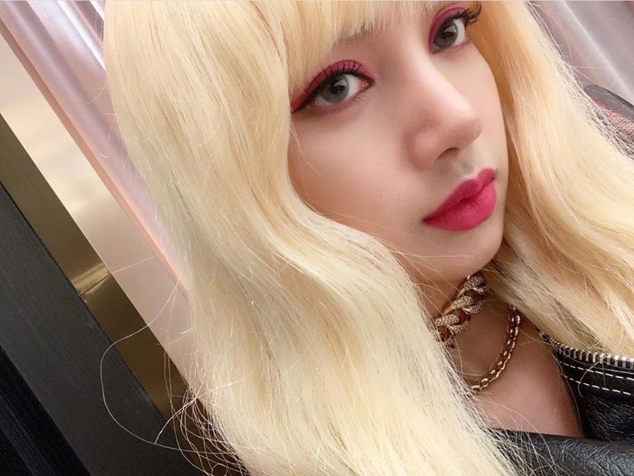 15 Times BLACKPINK Lisa's Round Eyes & Full Lips Proved She's Earned ...