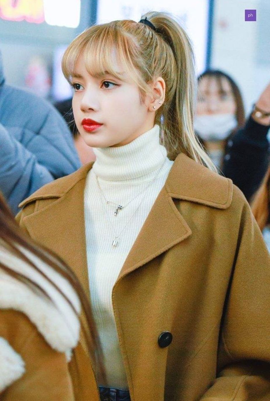 15 Times BLACKPINK Lisa's Round Eyes & Full Lips Proved She's Earned ...