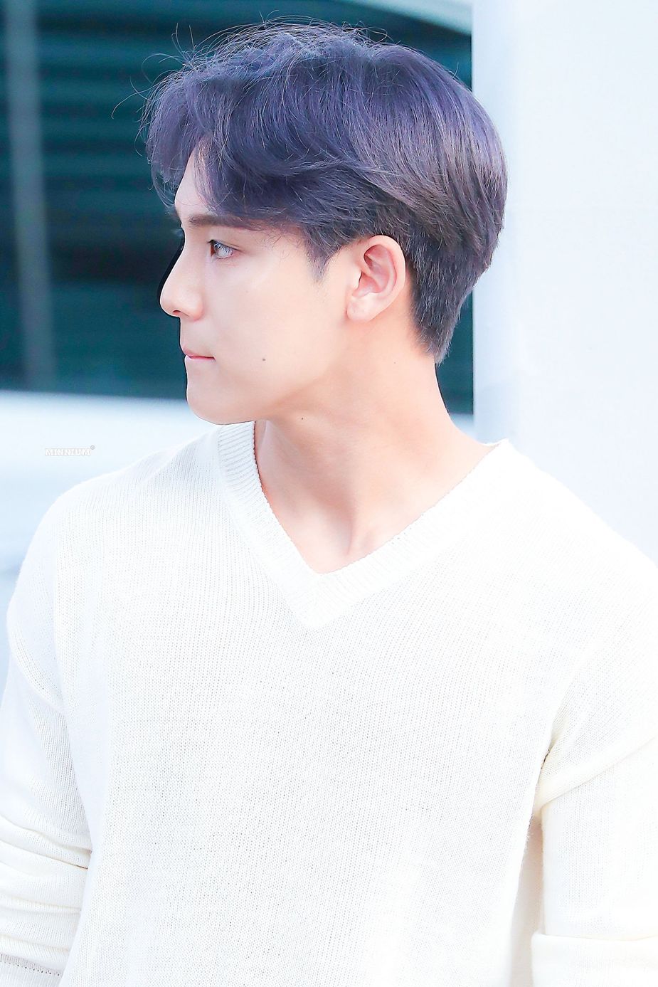 9 Times SEVENTEEN's Mingyu Showed Us How To Wear Colored Hair