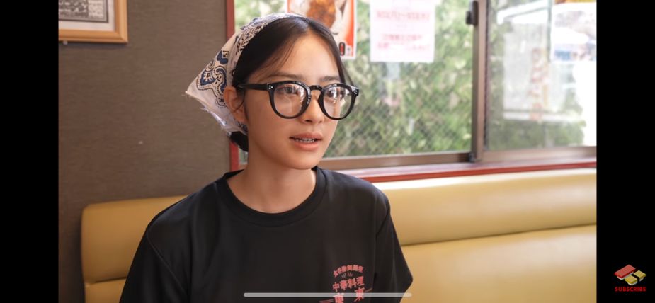 K-Netizens React To A College Student Who Resembles NewJeans' Minji ...