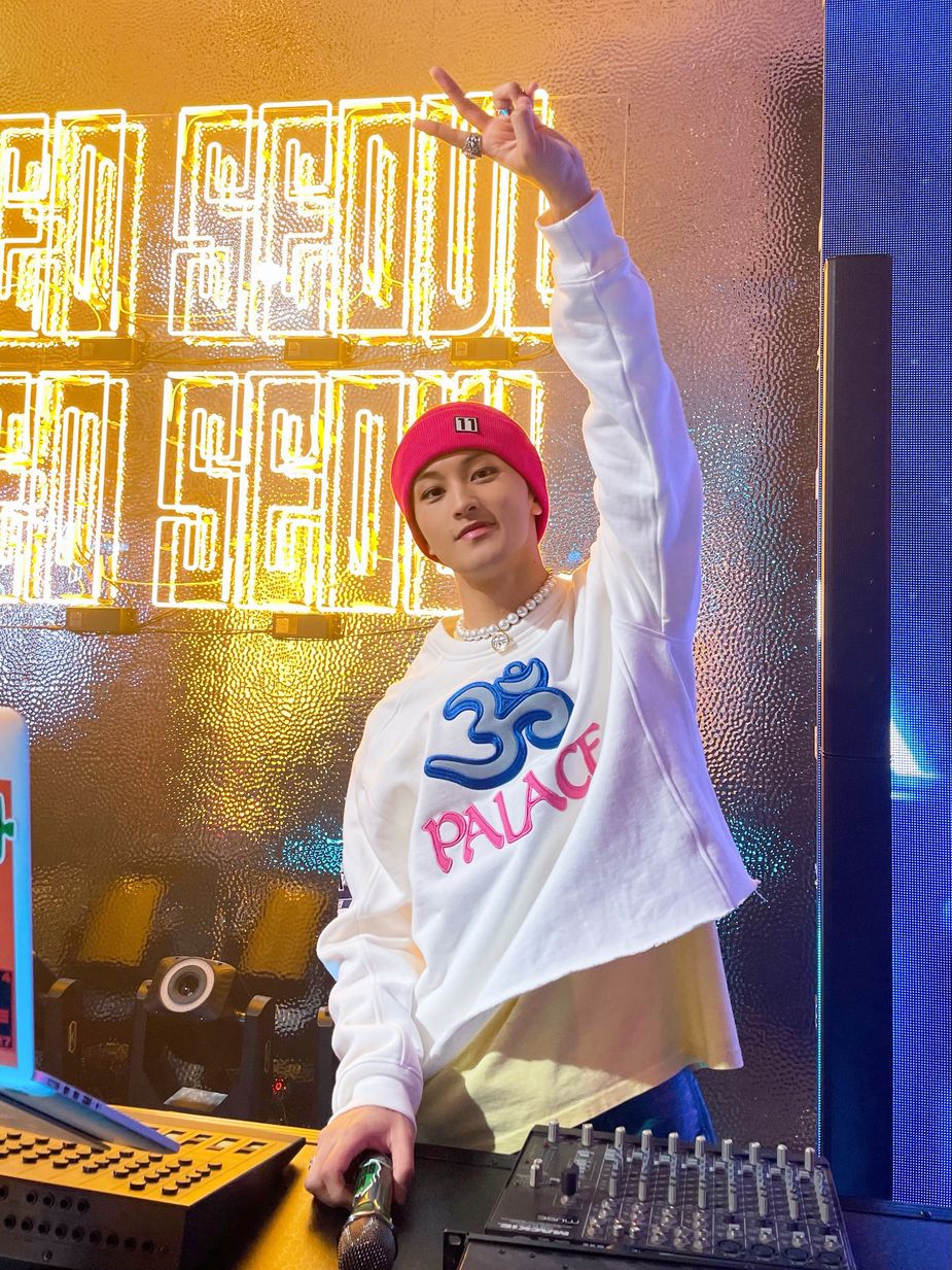 NCT's Mark Flashes His Abs And Makes Dreams Come True - Koreaboo