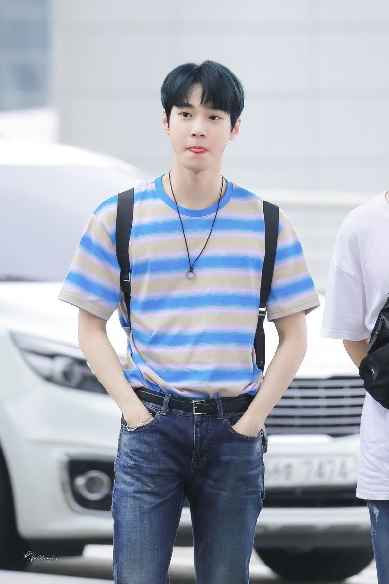 NCT's Doyoung Was Shook When A Fan Wore A Wedding Dress To Their Fansign - Koreaboo