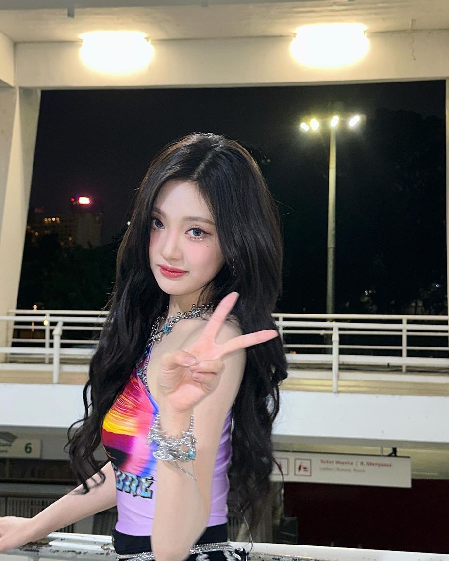 "Big As Hell...": Aespa's Bodyguard Gains Attention For His Impressive ...