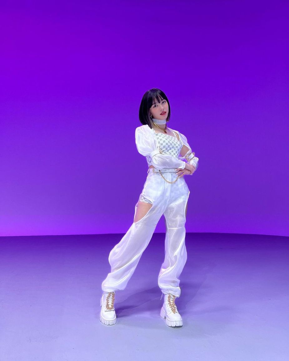 NMIXX's Lily Is Thankful To Stray Kids' Bang Chan, Here's Why - Koreaboo