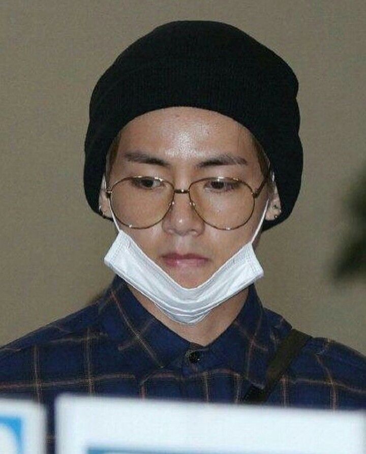 10+ Times BTS's V Served Swoonworthy Visuals In Glasses - Koreaboo