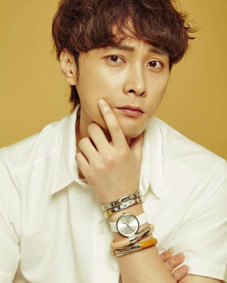 Min Kyung Hoon's Past Photos Go Viral As Netizens Discuss His Idol-Like ...