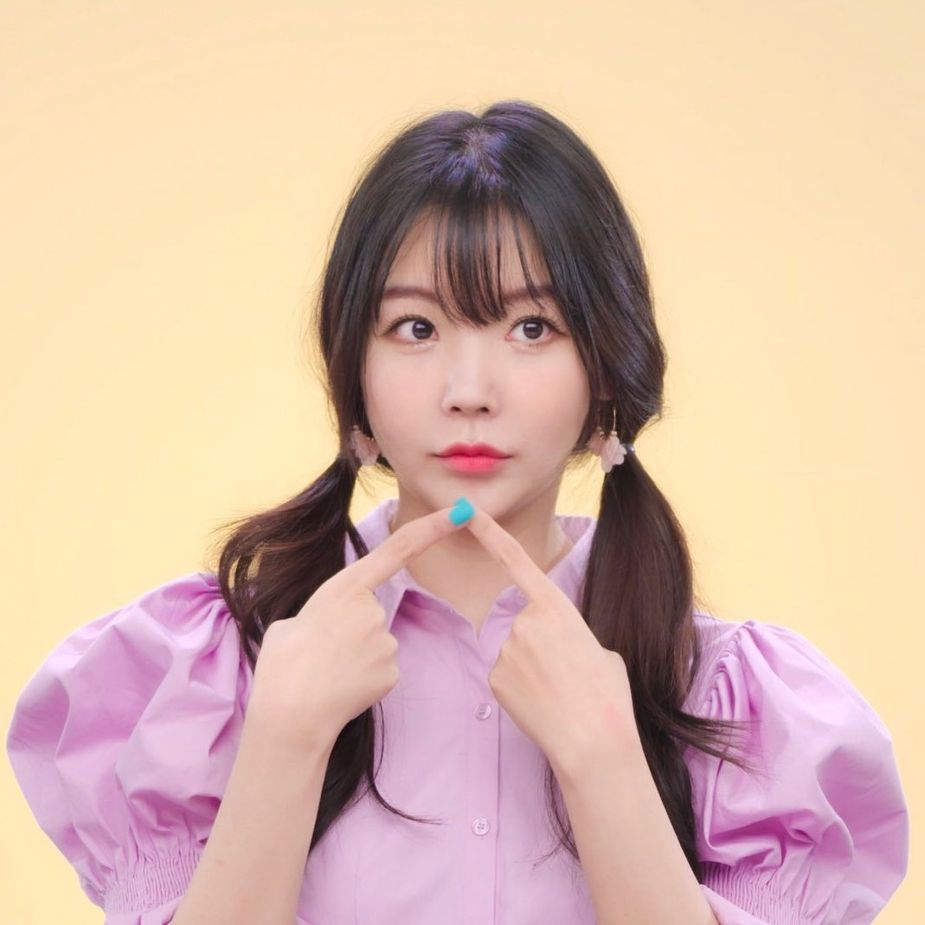 Raina Reveals Ridiculous DMs Calling Her A Middle-Aged Lady - Koreaboo