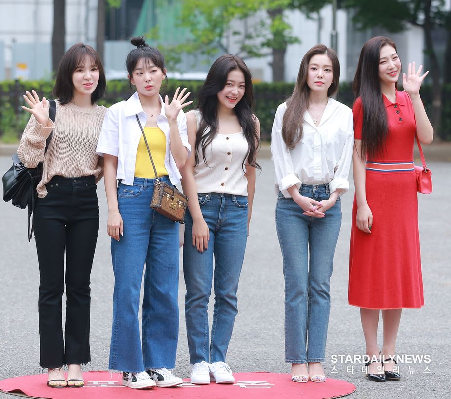 Red Velvet Reveals How Each Member Decorated Their Individual Rooms At ...