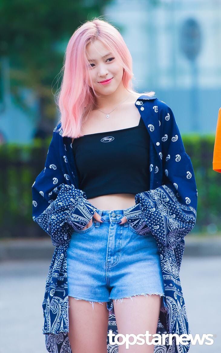 These Three Idols Are All Rocking Pink Hair And People Are In Love ...