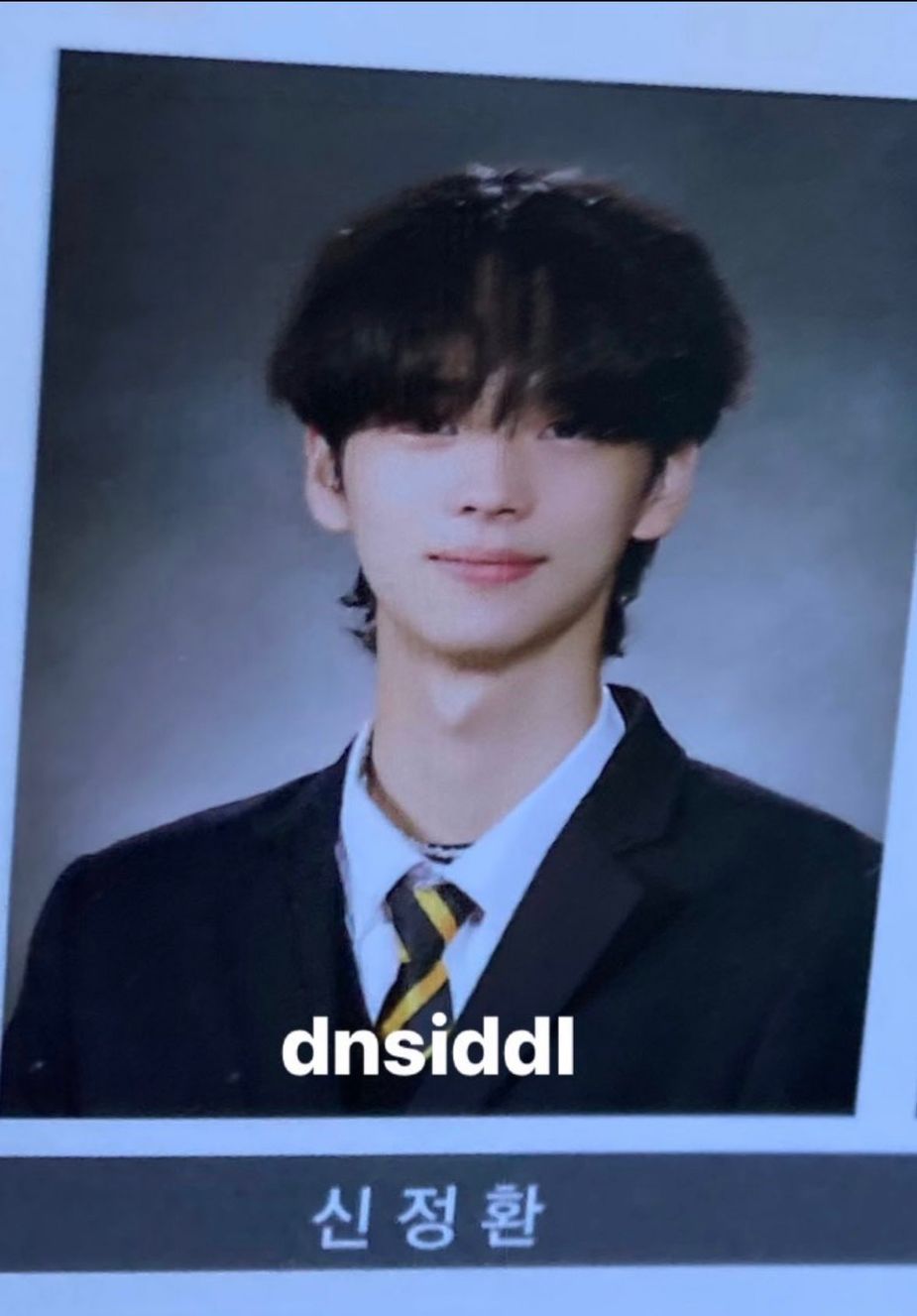 K-Netizens React To Upcoming Rookie Group TWS Shinyu's Graduation Photo ...