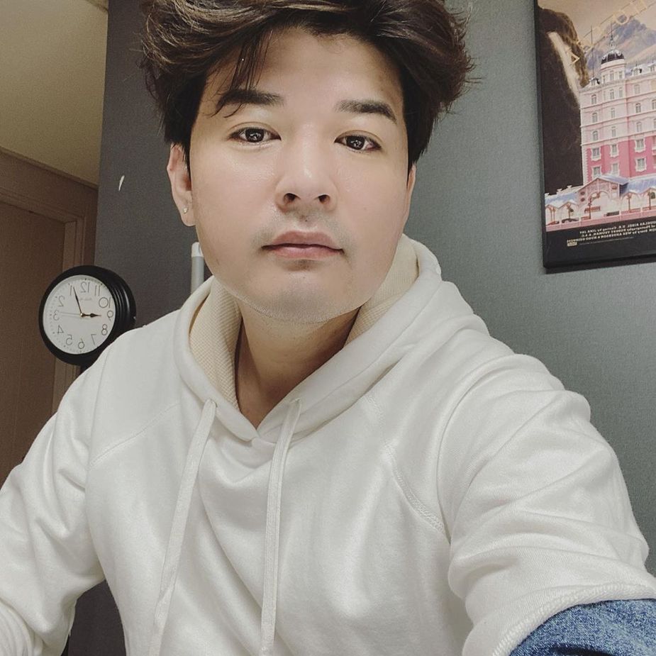Super Junior's Shindong Flaunts His Sharp Jawline Following His Drastic ...