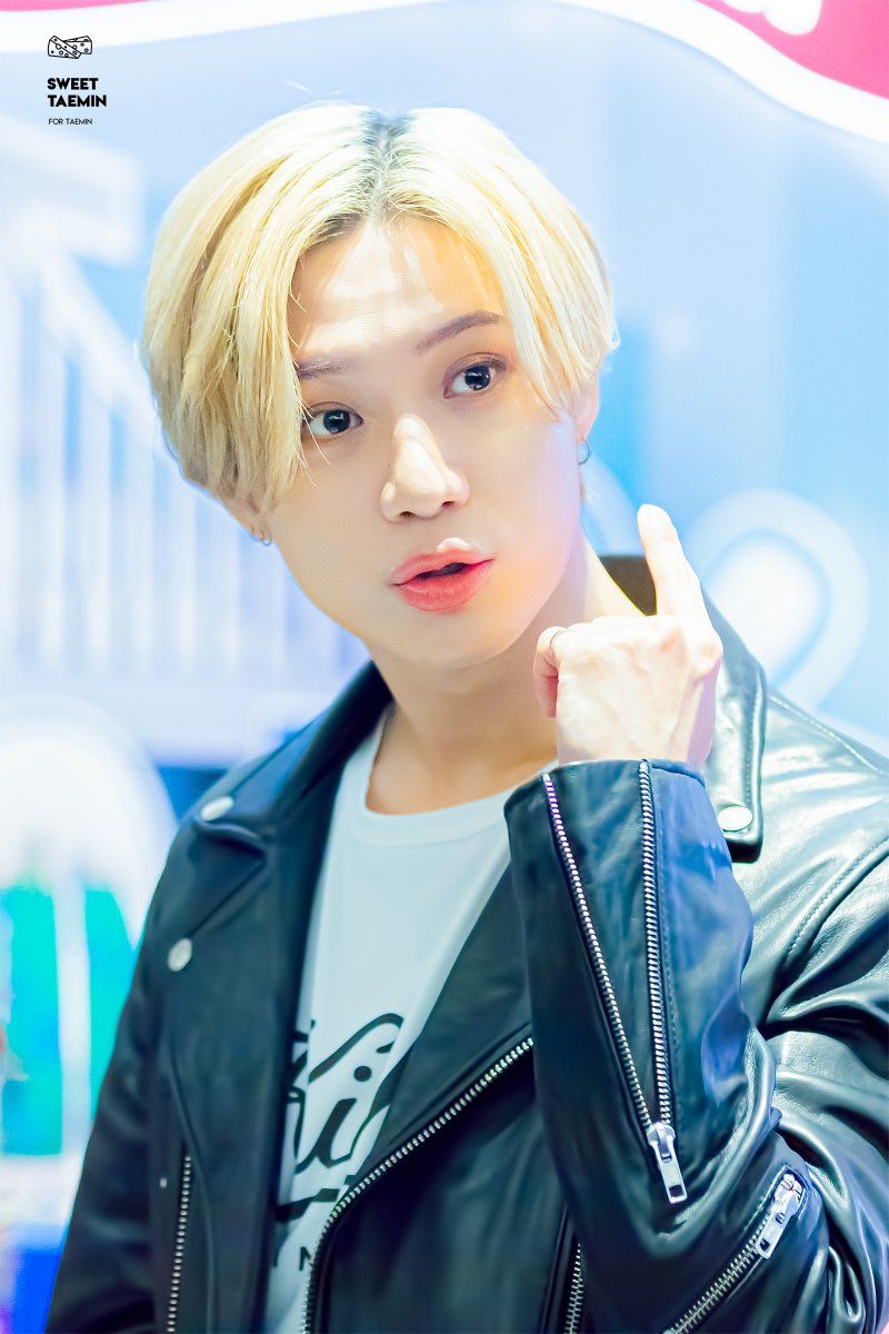 SHINee's Key Celebrated Taemin's Birthday With A New Selfie Together, And Well... Key's Done It ...