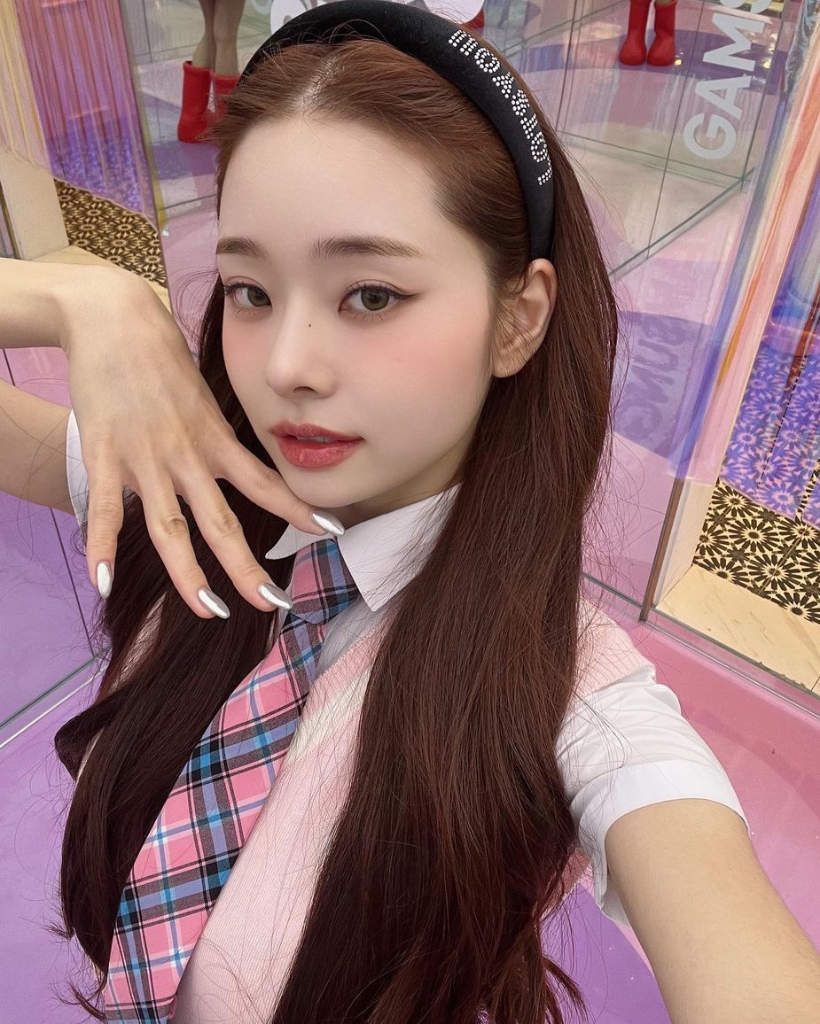 "Single's Inferno" Star Song Ji A Is "Aging Backwards" In School ...